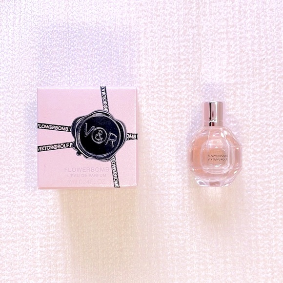 Viktor & Rolf | Other | Flowerbomb Viktor Rolf Perfume Mini Deluxe ...